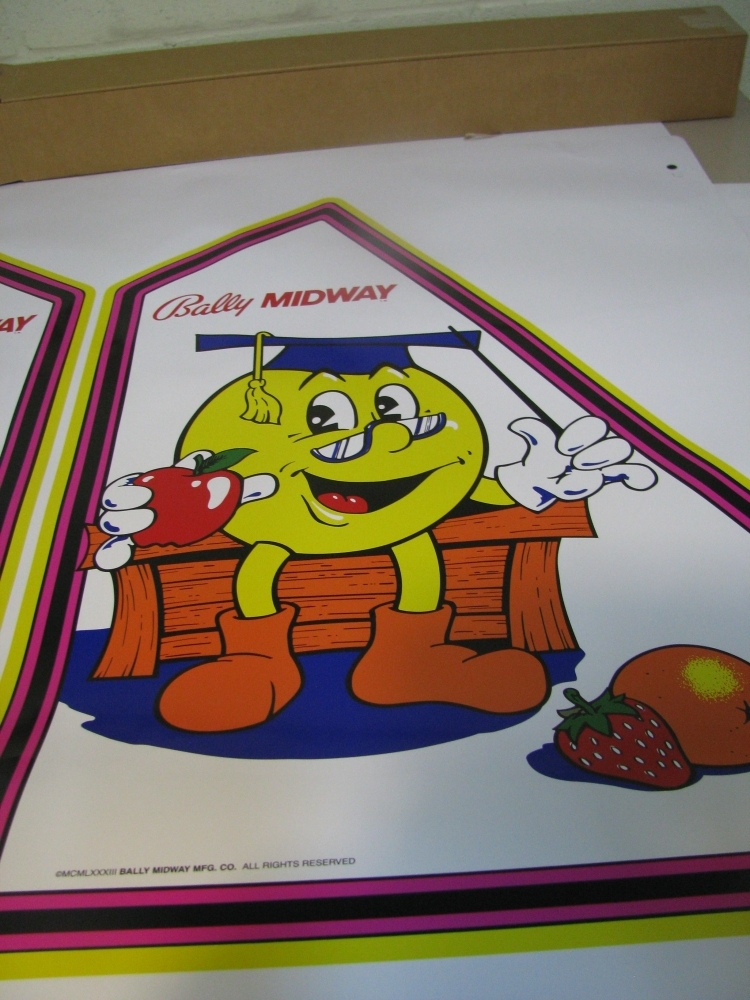Professor Pac-Man Side Art | Rich graphix/ThisOldGame.com